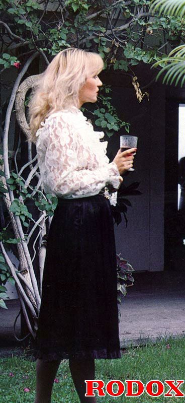 Retro Porn Hairy Seventies Lady Pleases Tw Xxx Dessert Picture 1
